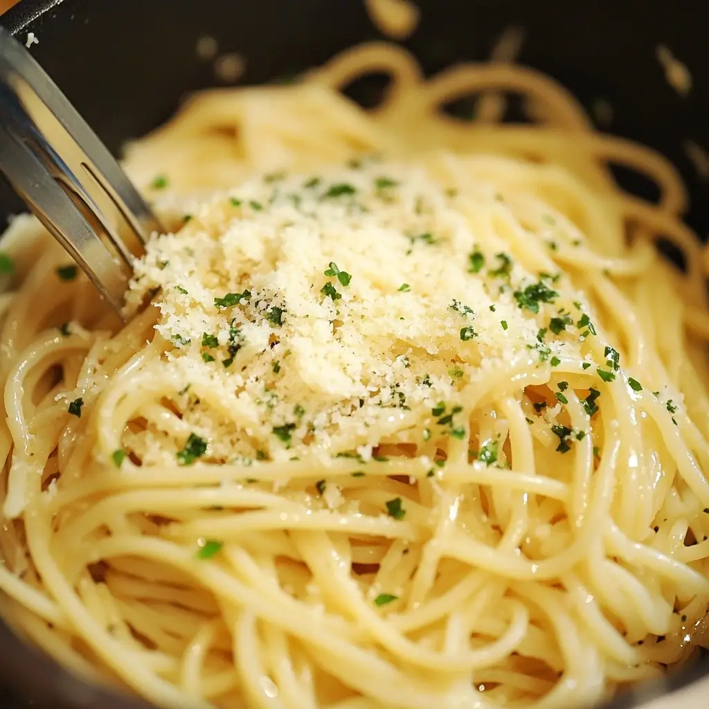 Parmesan Garlic Spaghetti Recipe - My Tasteful Recipes